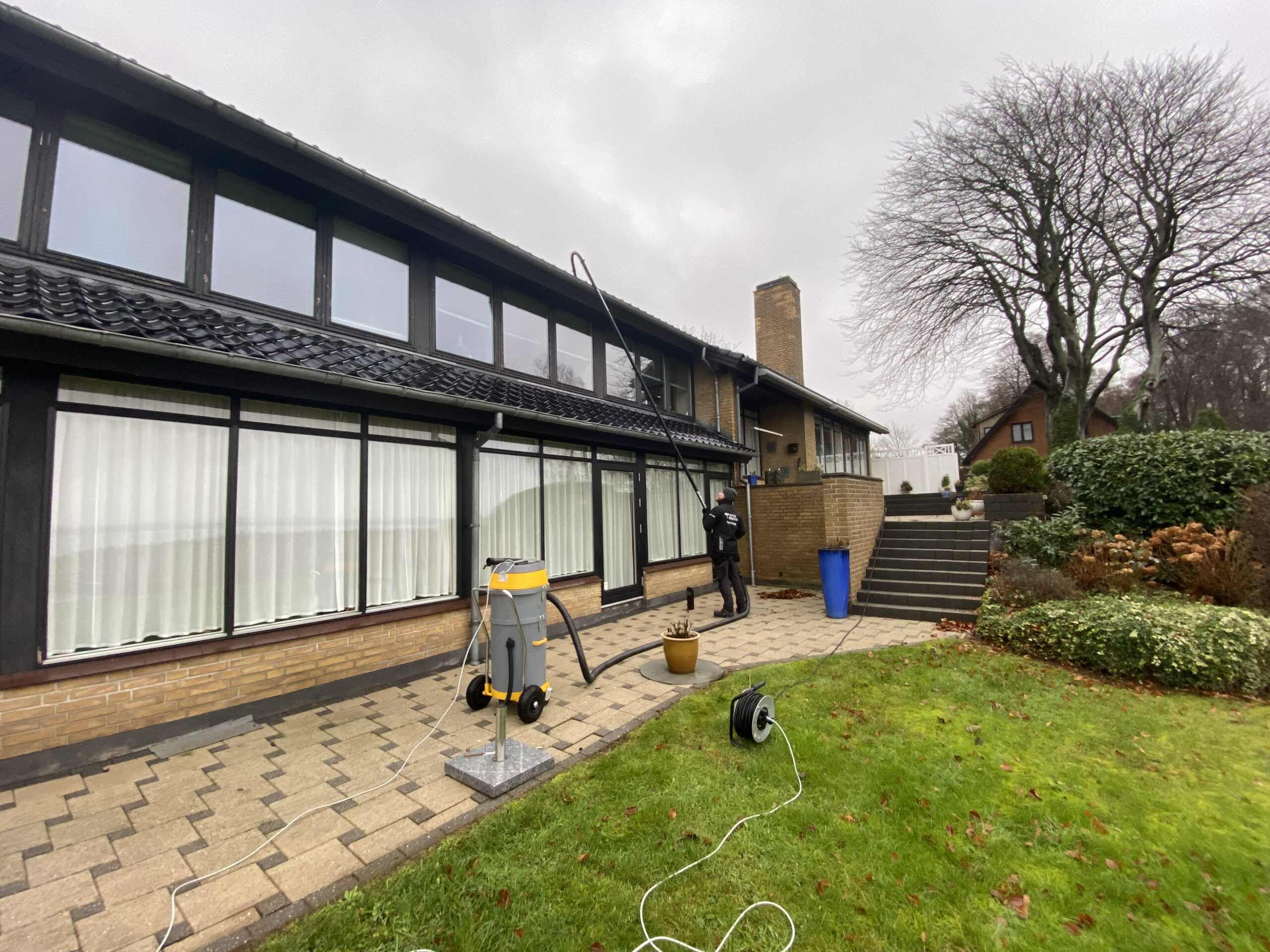 Tagrenderens – Effektiv og Skånsom Rensning af Tagrender - Total Remove